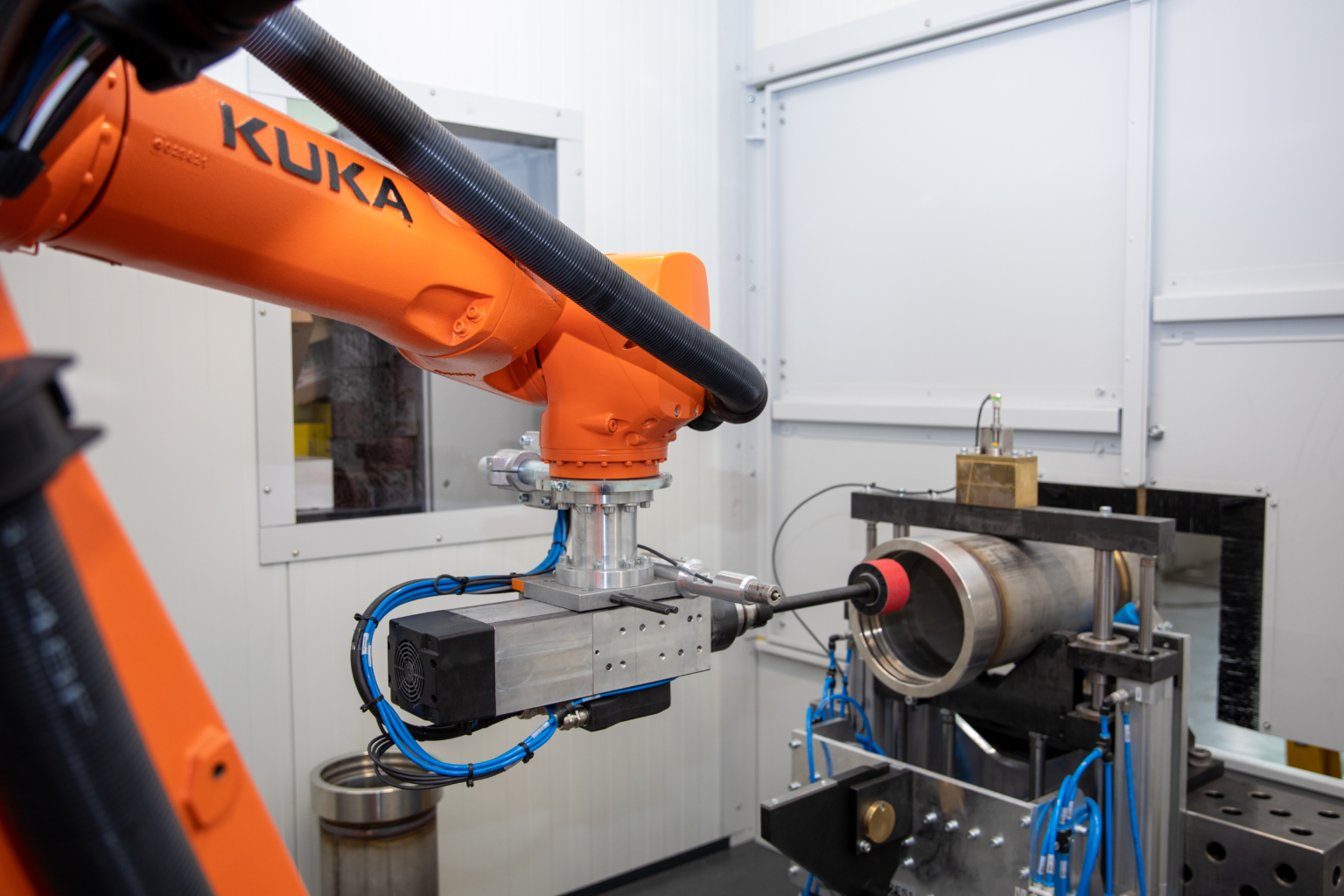 Roboter Schleifanlage ergänzt Maschinenpark von Sommer und Strassburger ...